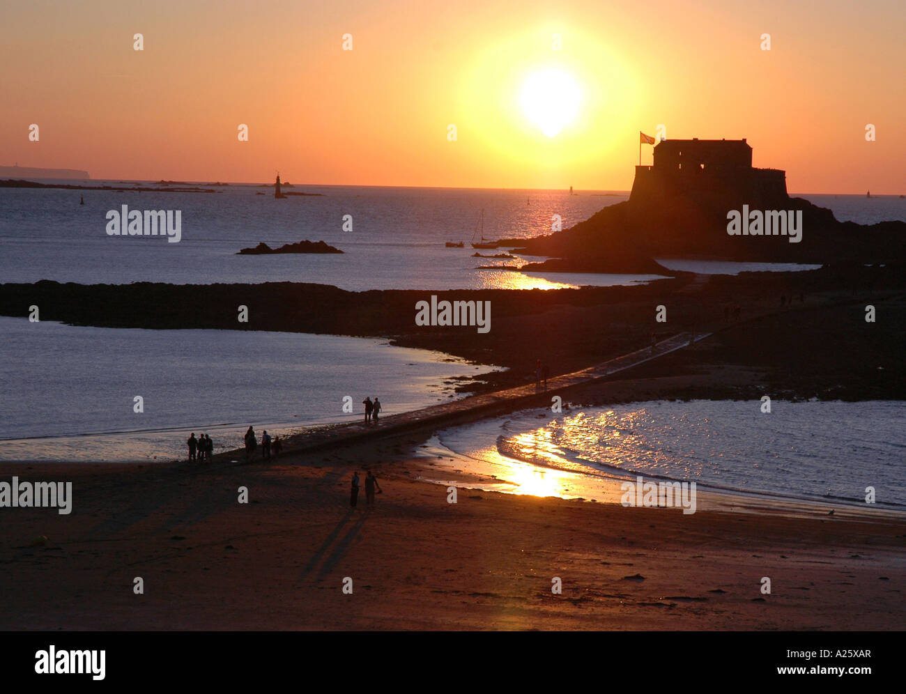 Sunset Waterfront Grand Be Isle Saint Malo Sant Maloù San S Breton ...