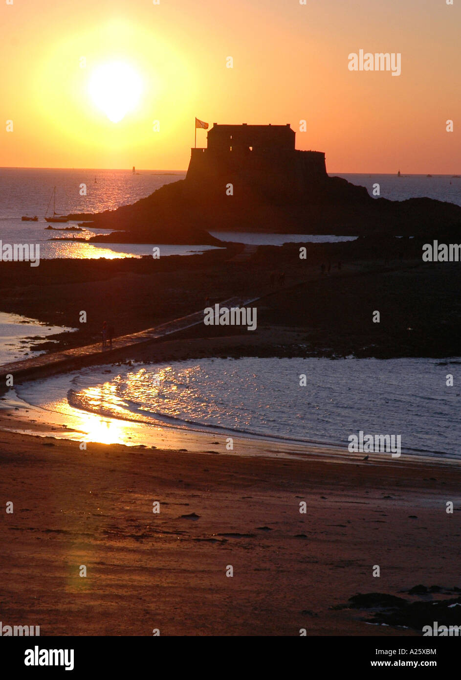 Sunset Waterfront Grand Be Isle Saint Malo Sant Maloù San S Breton ...
