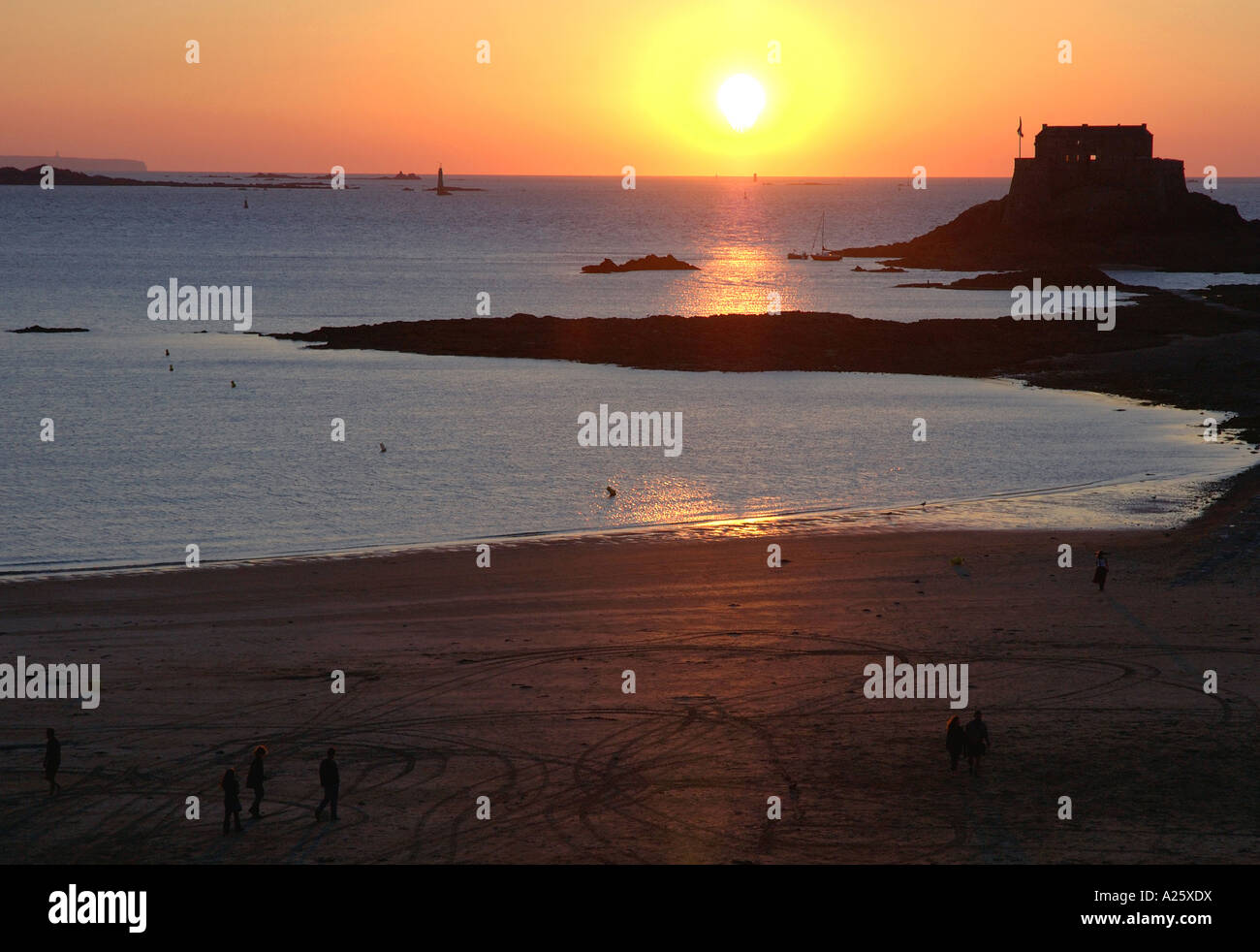 Sunset Waterfront Grand Be Isle Saint Malo Sant Maloù San S Breton ...