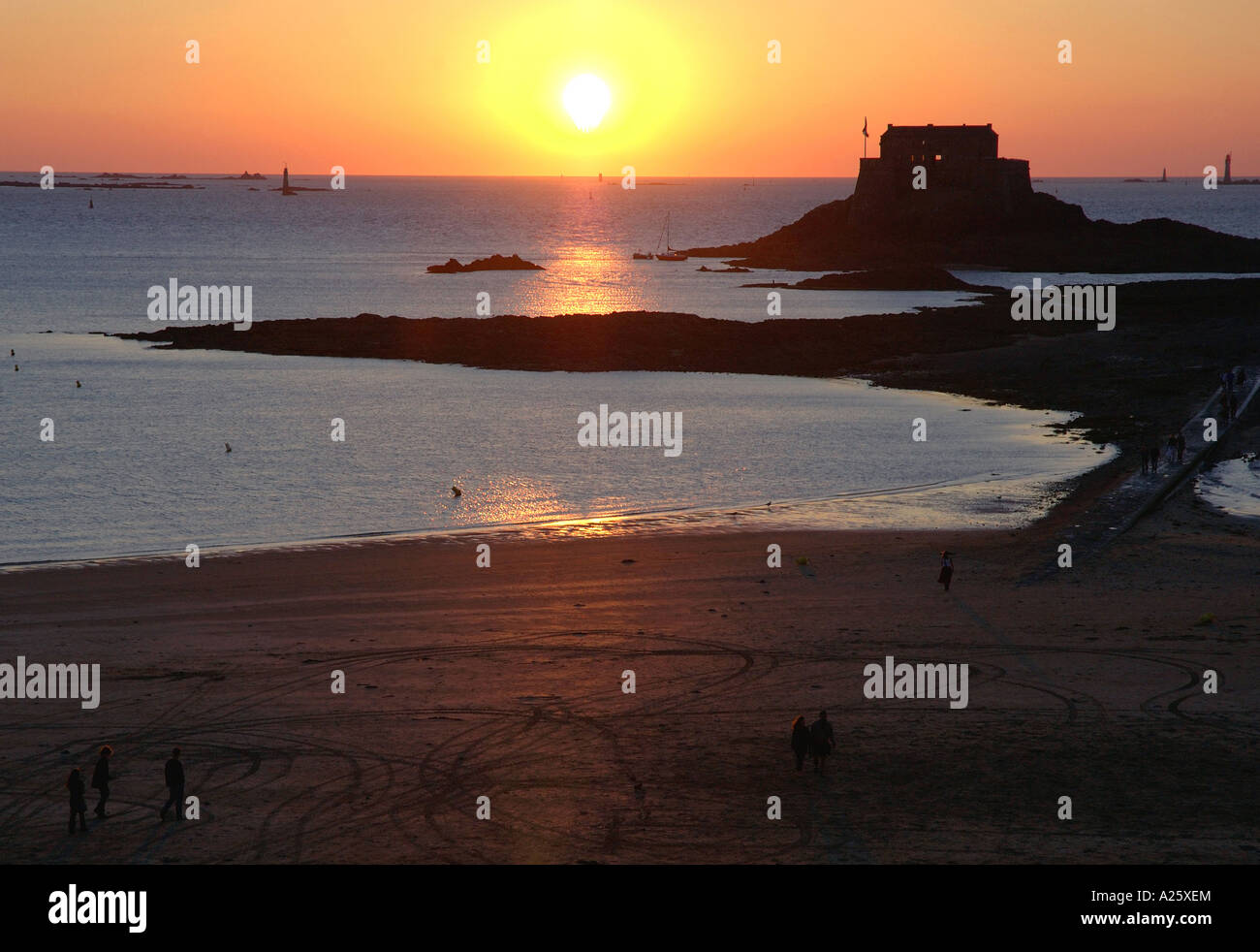 Sunset Waterfront Grand Be Isle Saint Malo Sant Maloù San S Breton ...