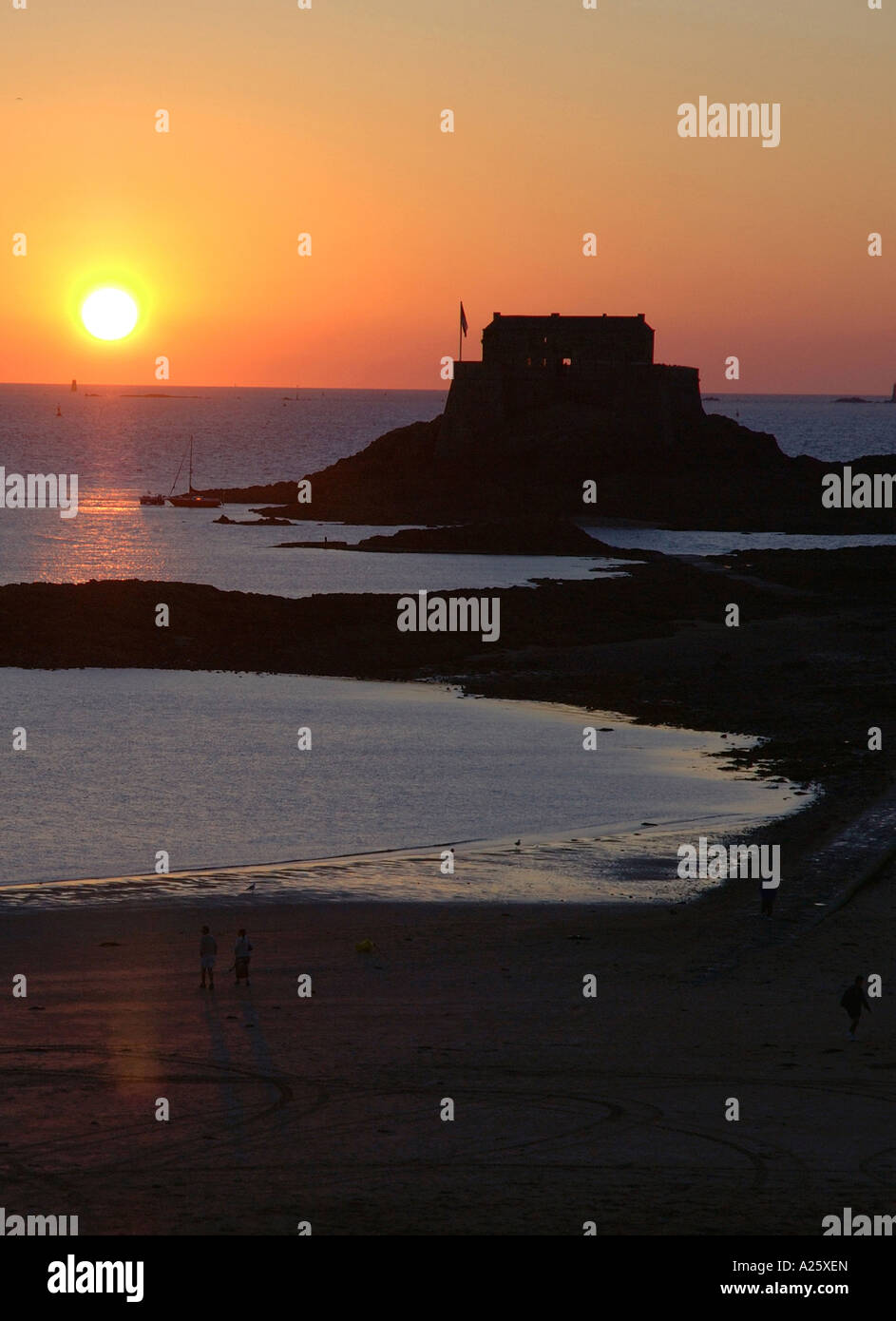 Sunset Waterfront Grand Be Isle Saint Malo Sant Maloù San S Breton ...