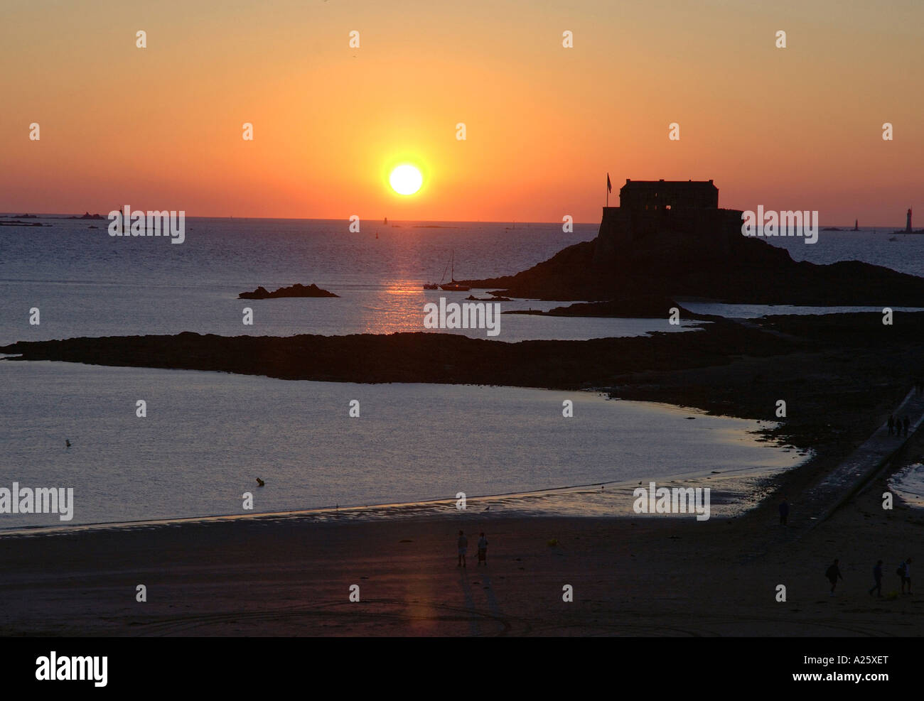 Sunset Waterfront Grand Be Isle Saint Malo Sant Maloù San S Breton ...