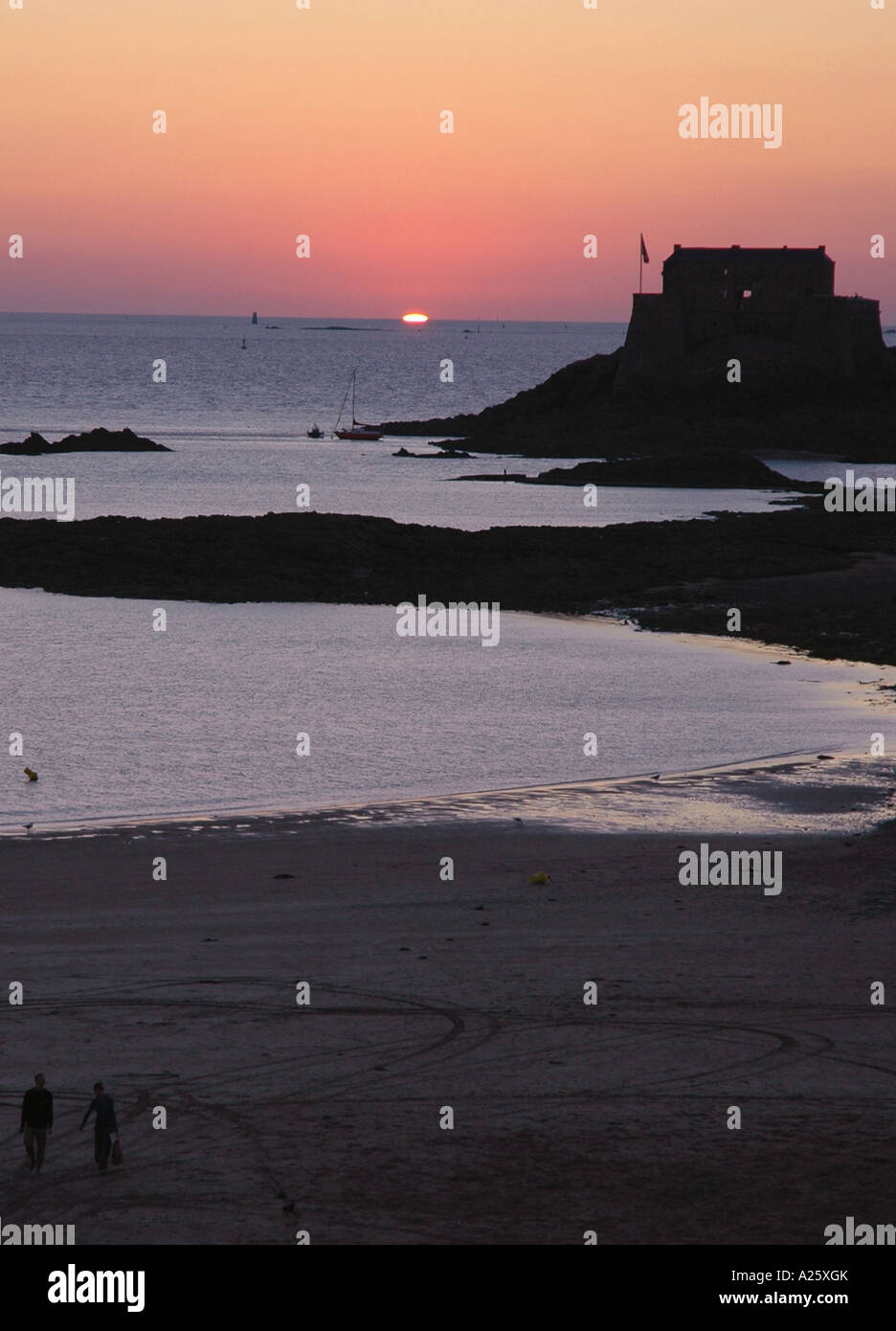 Sunset Waterfront Grand Be Isle Saint Malo Sant Maloù San S Breton ...