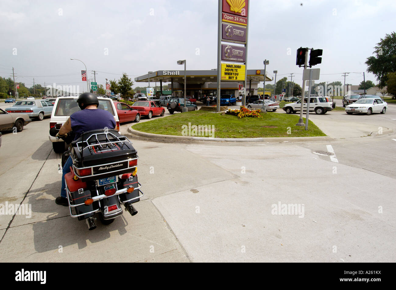 Long lines form at gas station during gasoline shortage Stock Photo - Alamy