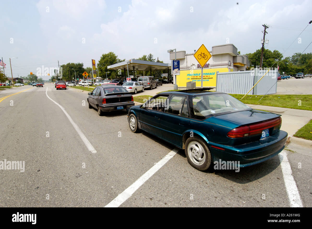 Long lines form at gas station during gasoline shortage Stock Photo - Alamy