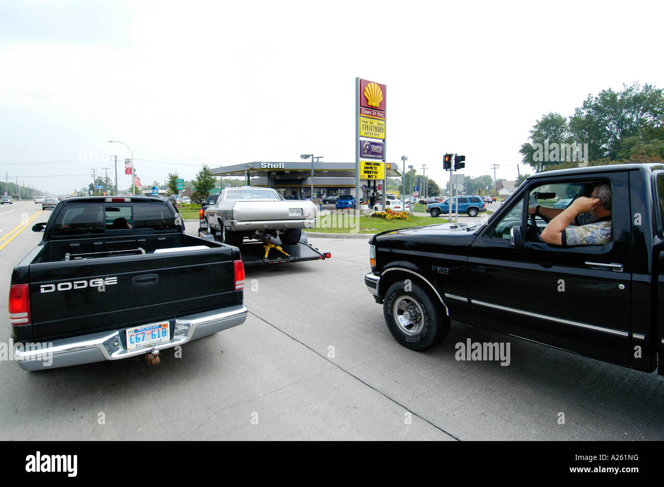 Long lines form at gas station during gasoline shortage Stock Photo - Alamy