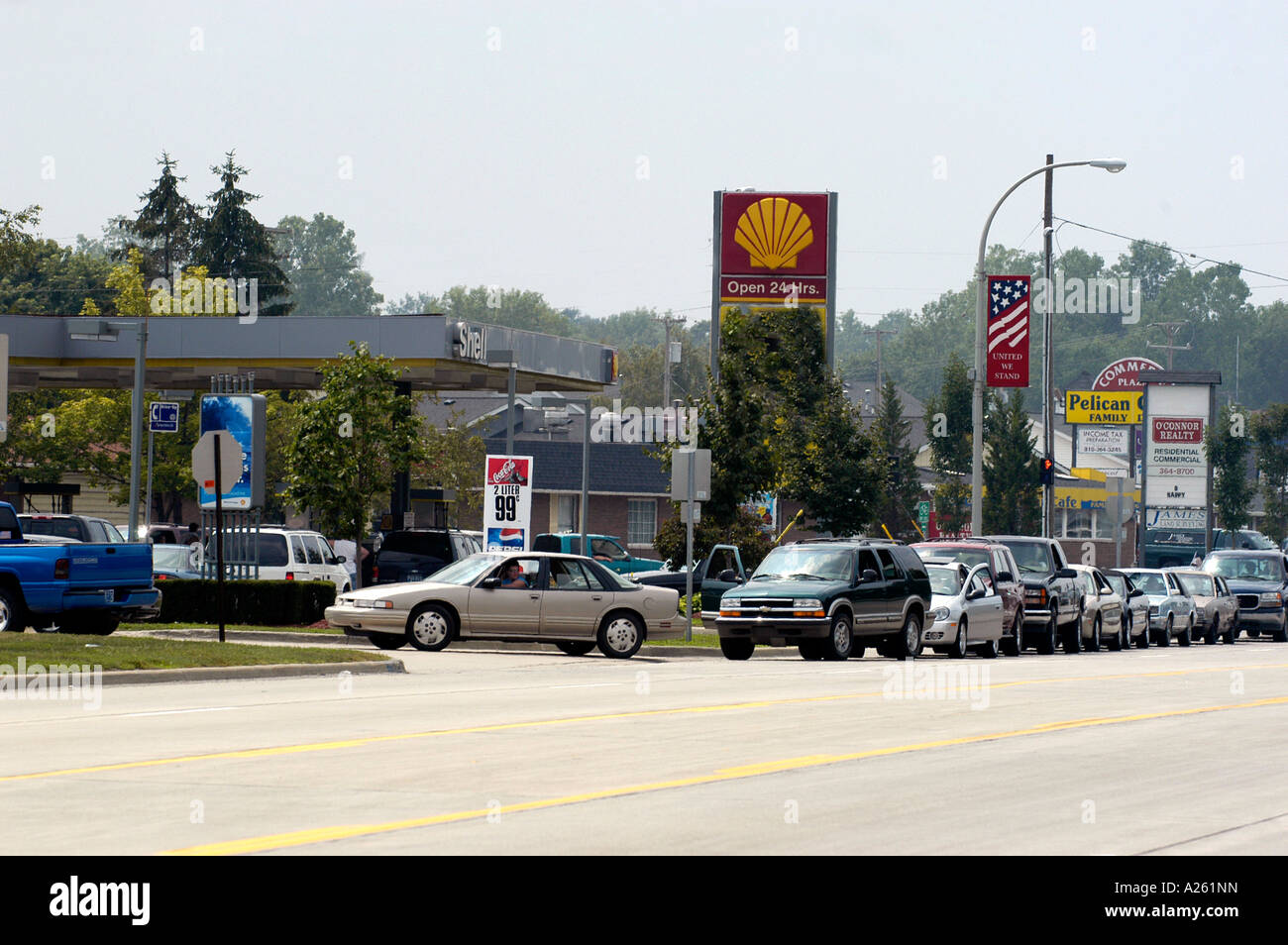 Long lines form at gas station during gasoline shortage Stock Photo - Alamy