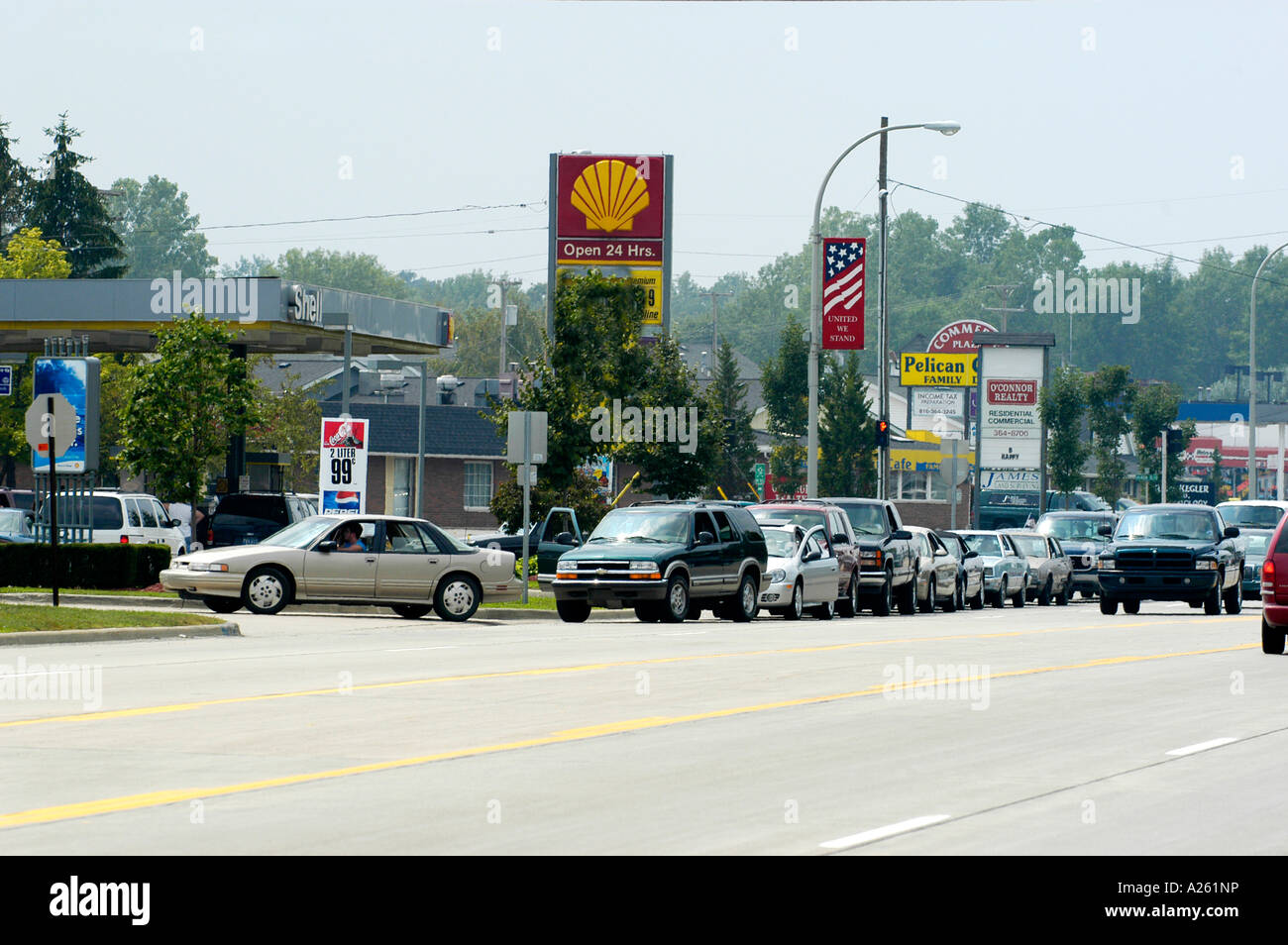 Long lines form at gas station during gasoline shortage Stock Photo - Alamy