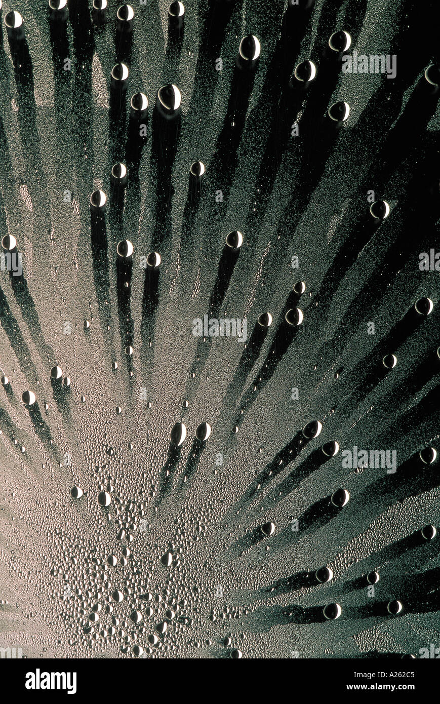 Water running down sheet hi-res stock photography and images - Alamy