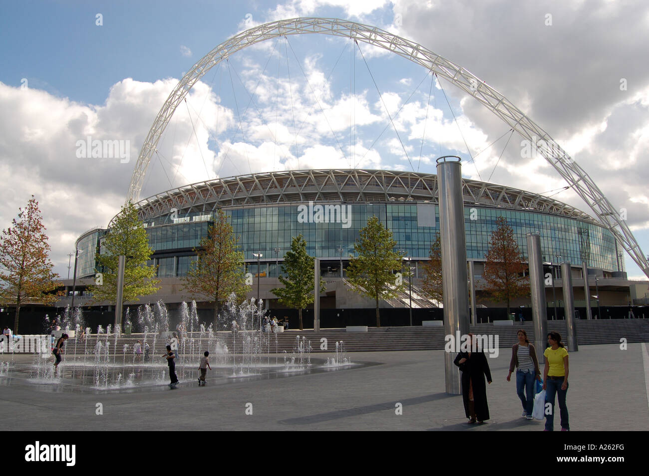 Wembley stadium tours hi-res stock photography and images - Alamy