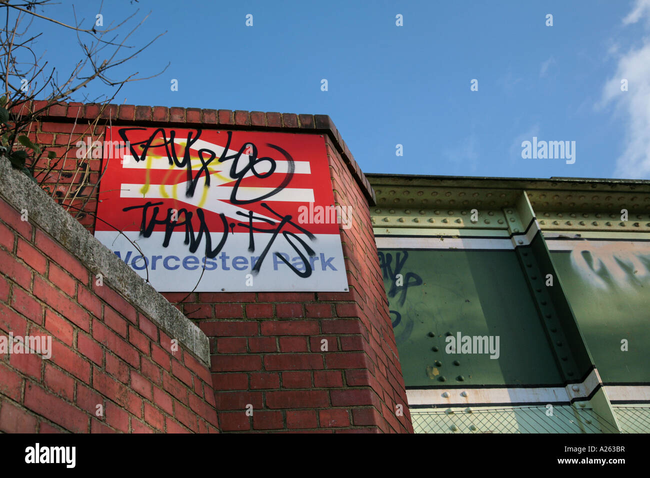 Worcester Park Train Station Stock Photo - Alamy