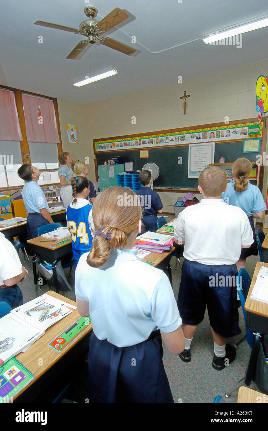 Children prayer classroom hi-res stock photography and images - Alamy