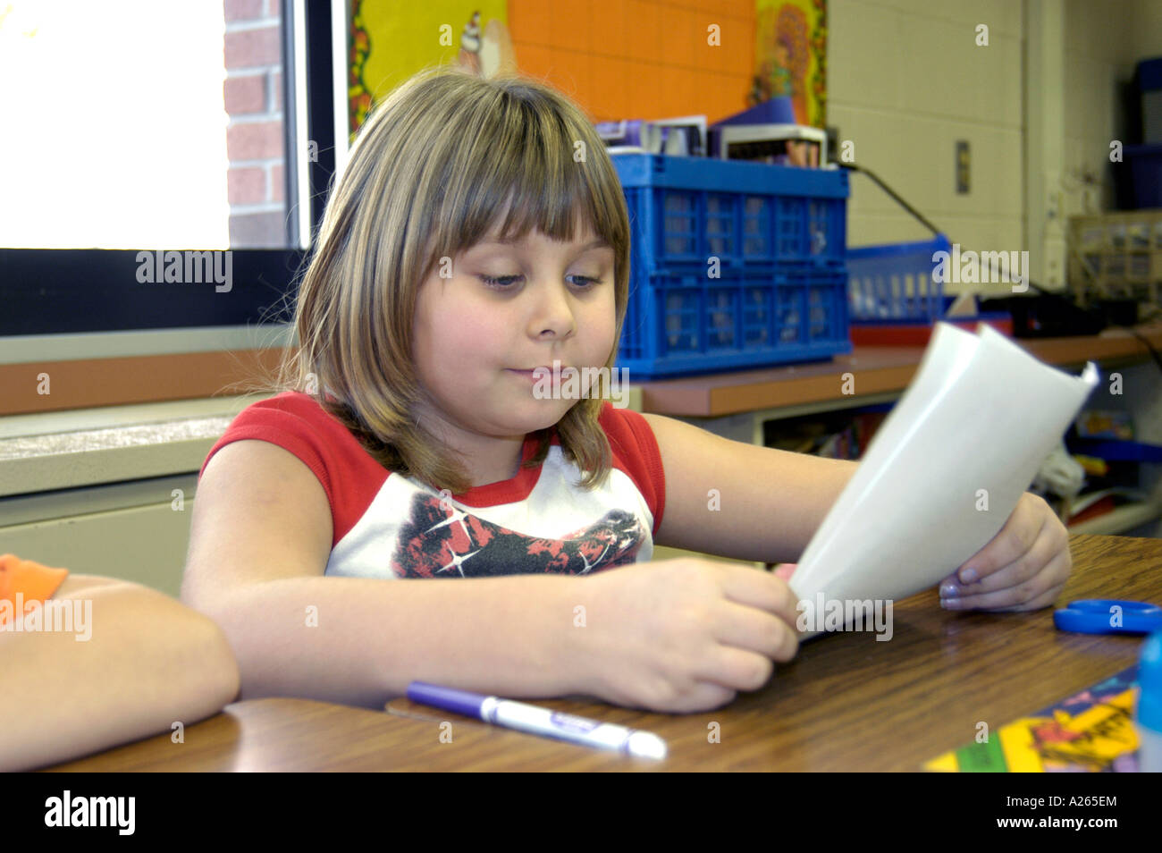 3rd grade desk hi-res stock photography and images - Alamy