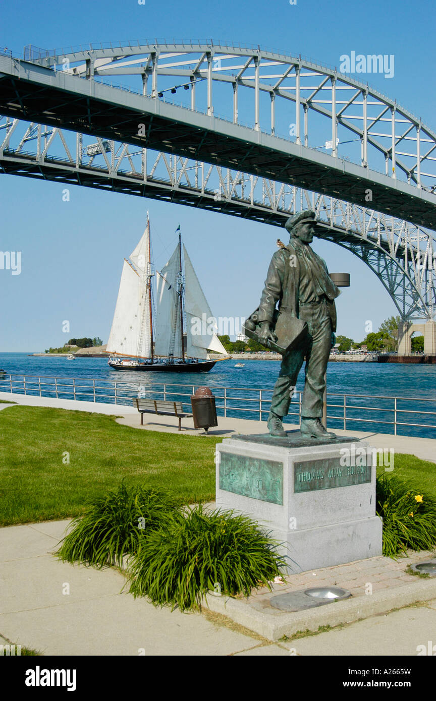 The Tall Ship Highlander sails under the Blue Water International ...