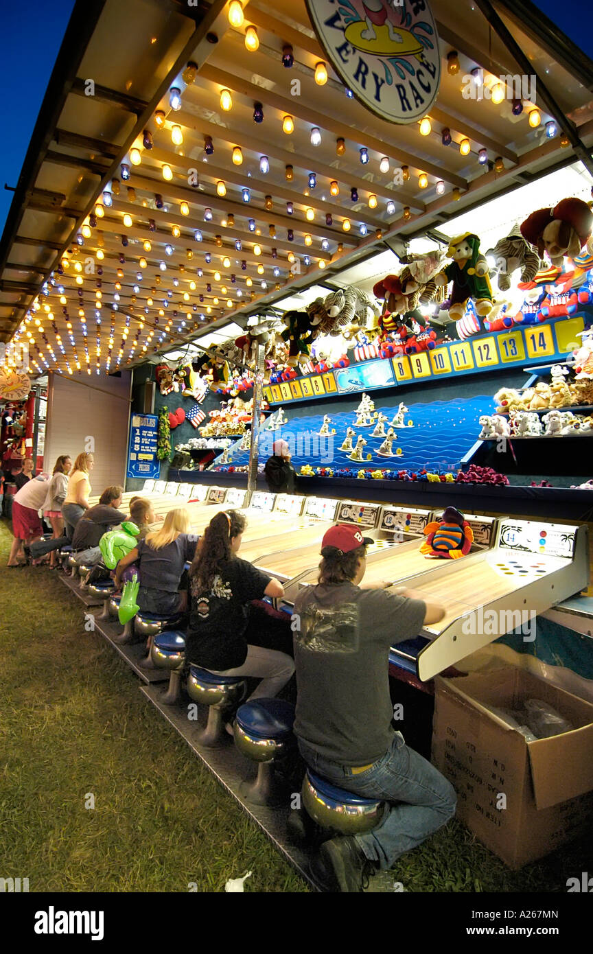 Public participates in carnival activities during July 4 celebration ...