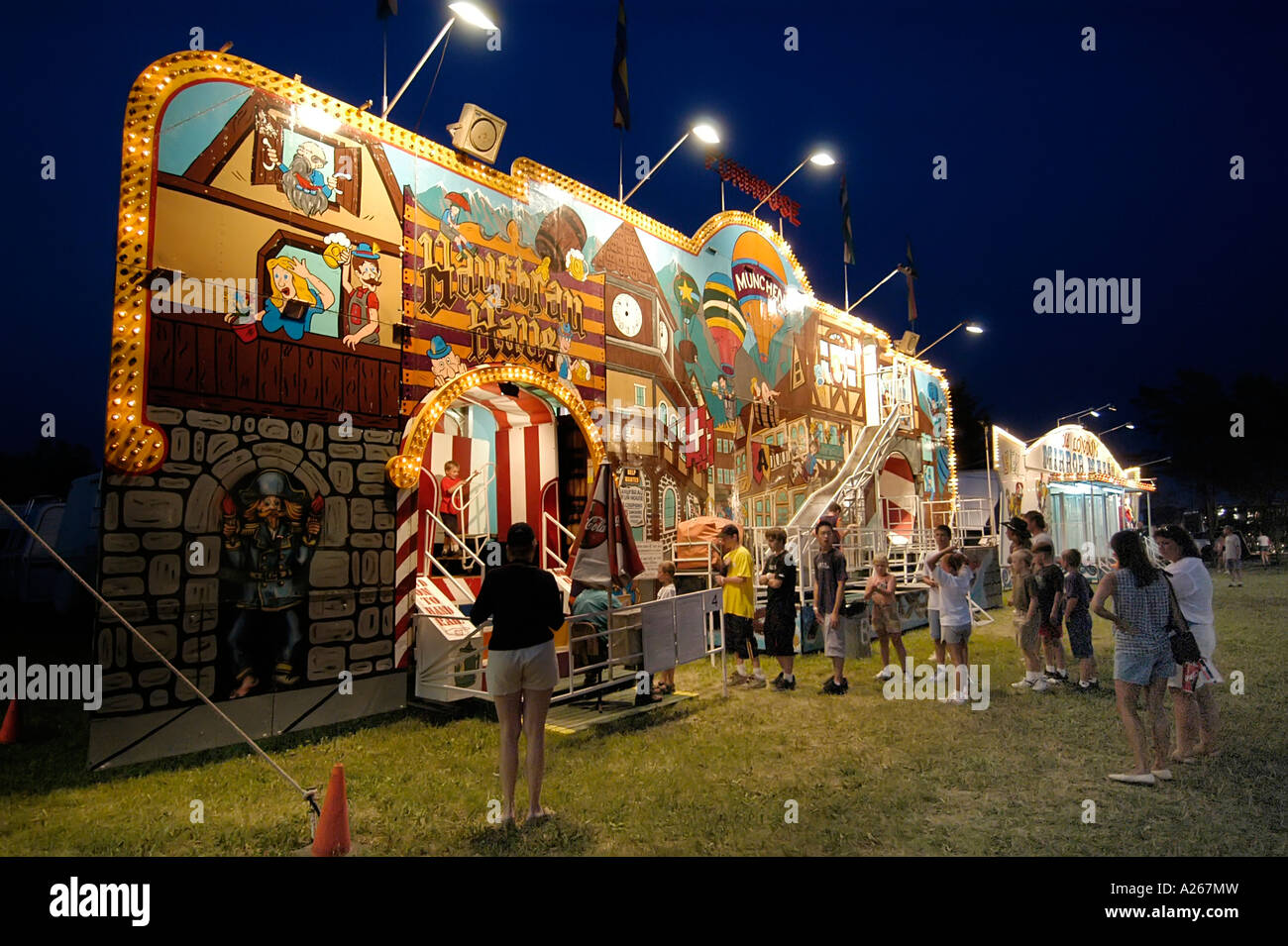 Public participates in carnival activities during July 4 celebration ...