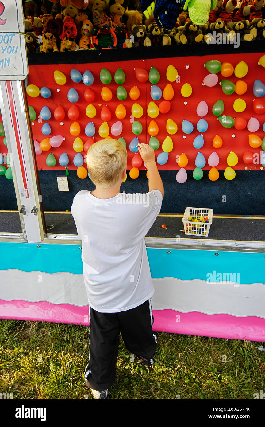 Public participates in carnival activities during July 4 celebration ...