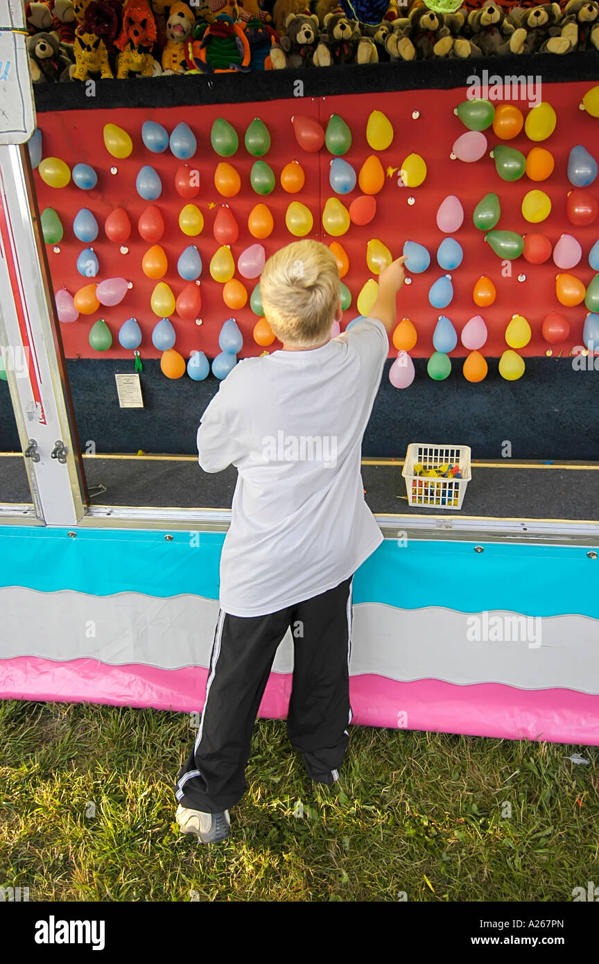 Public participates in carnival activities during July 4 celebration ...