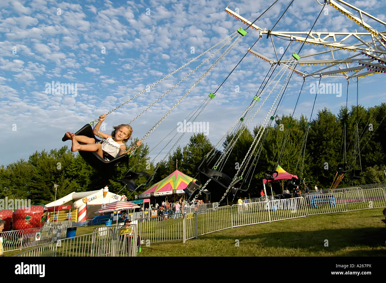 Public participates in carnival activities during July 4 celebration ...