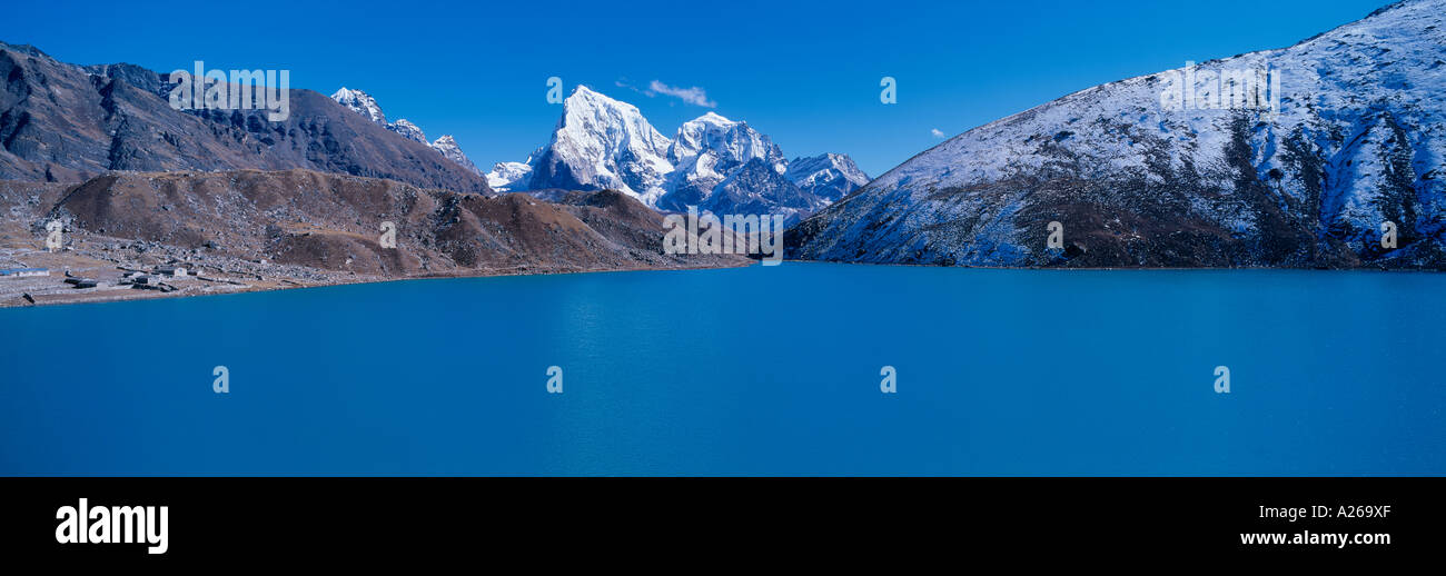 Tawoche Peak and Goykyo lake Sagamartha National Park Himalayas Nepal ...