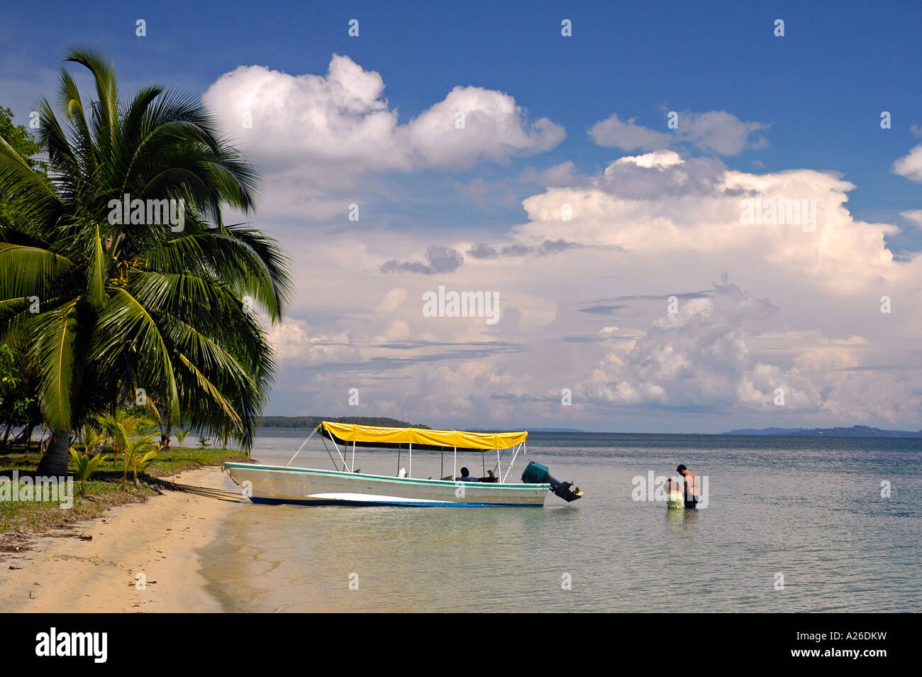 Boat trip to Boca del Drago beach, Playa de las Estrellas, Isla Colon ...
