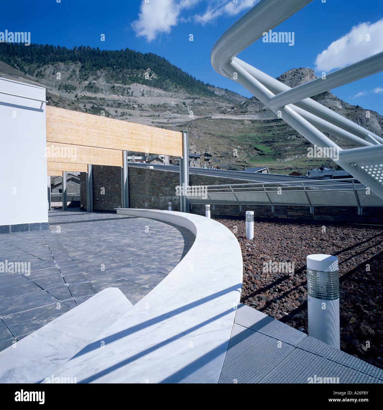 View of a curved driveway Stock Photo - Alamy