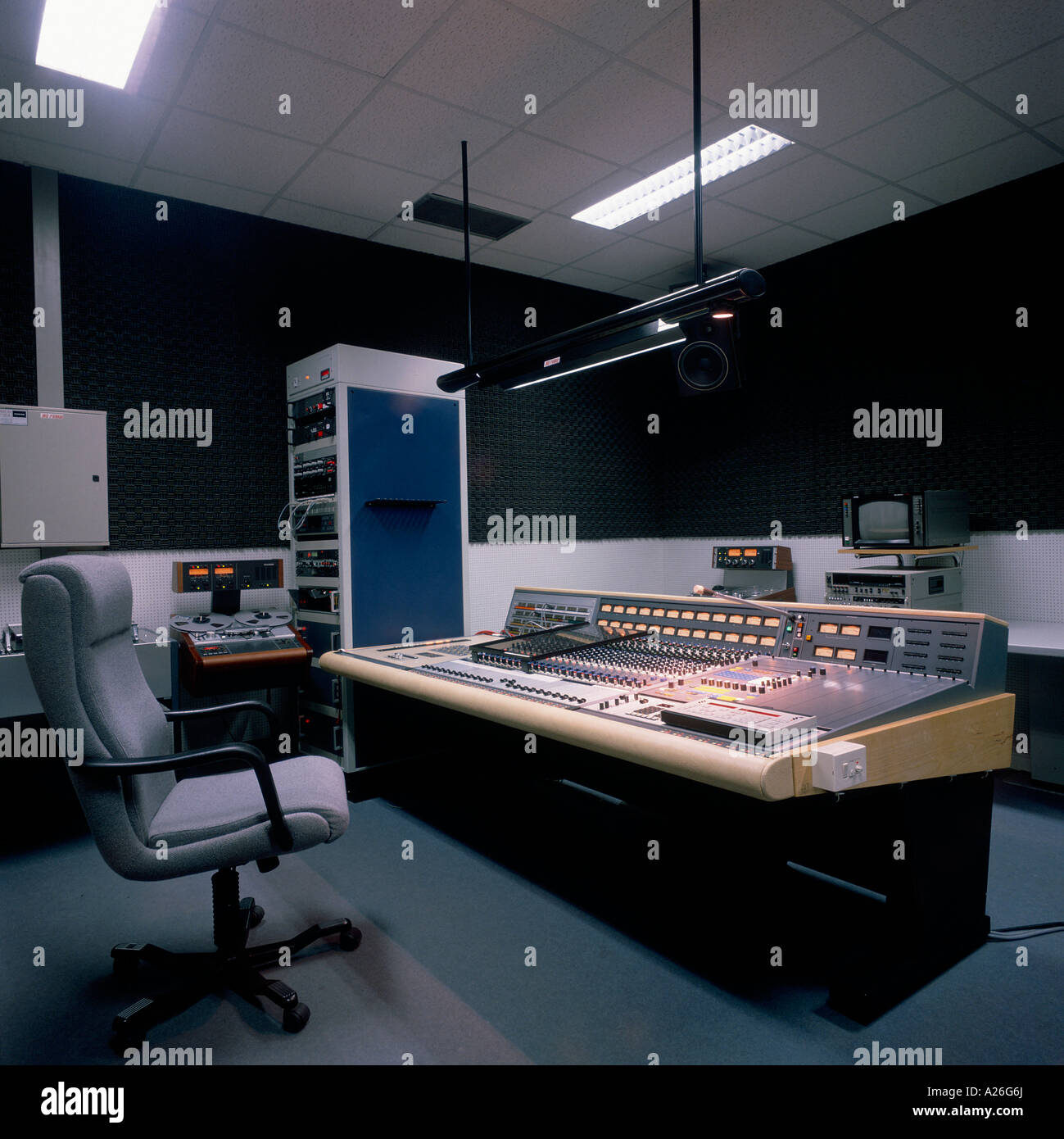 Broadcasting machine hi-res stock photography and images - Alamy