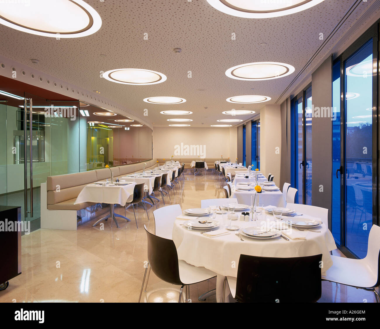 Elegant dining halls hi-res stock photography and images - Alamy