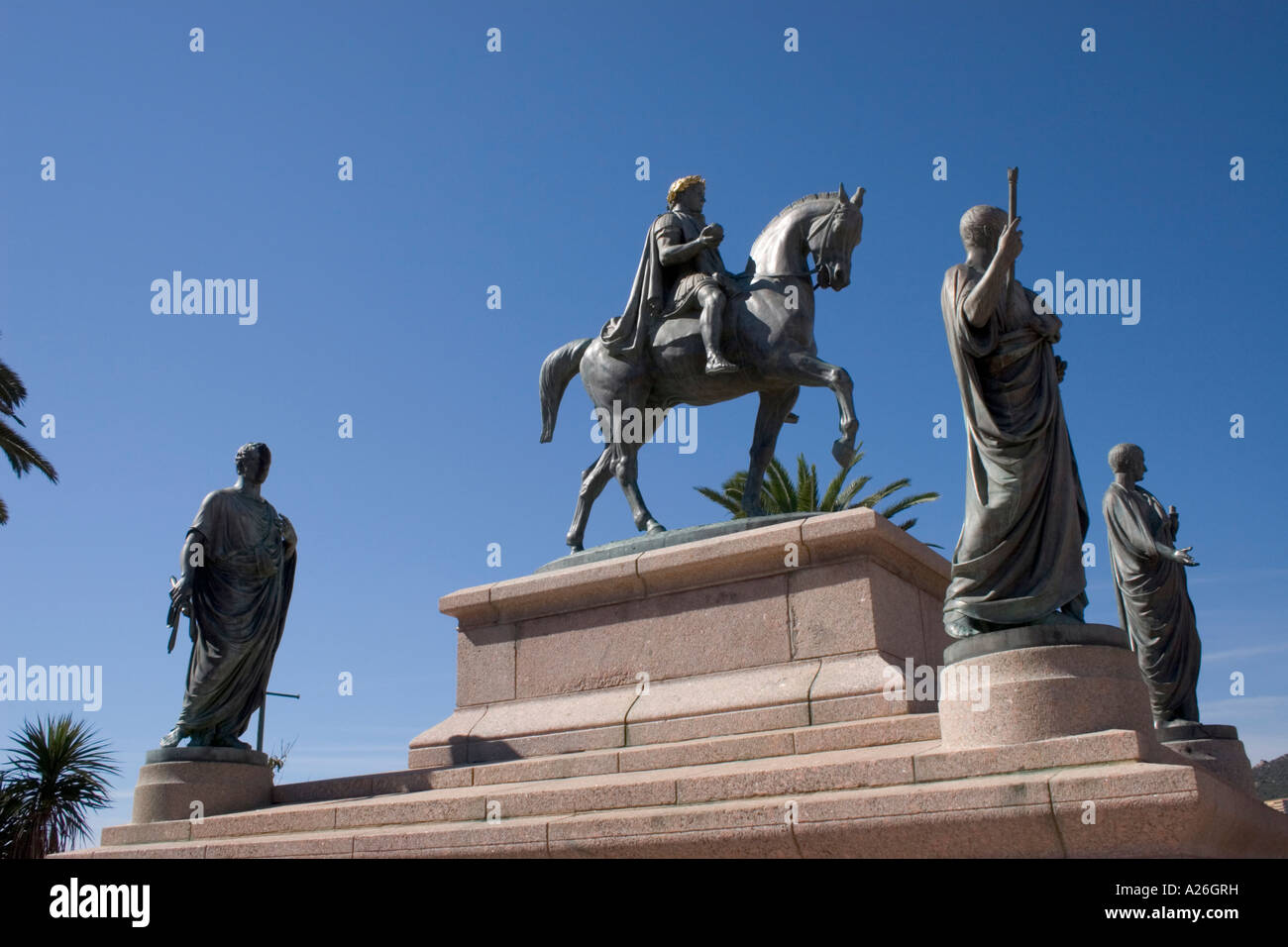 Statue de napoleon bonaparte hi-res stock photography and images - Alamy