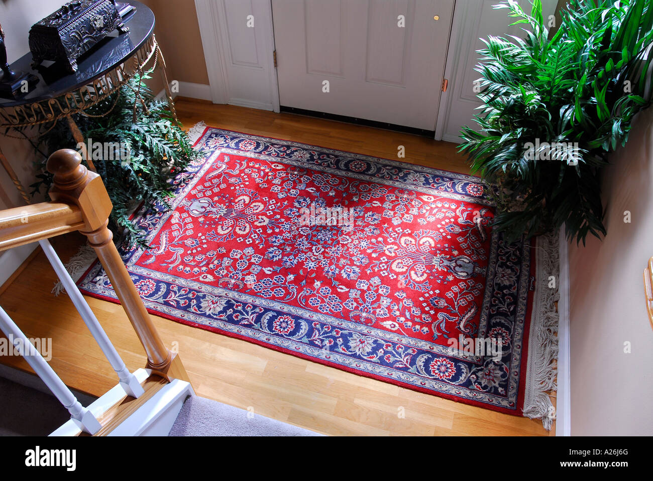 Entry foyer table hi-res stock photography and images - Alamy