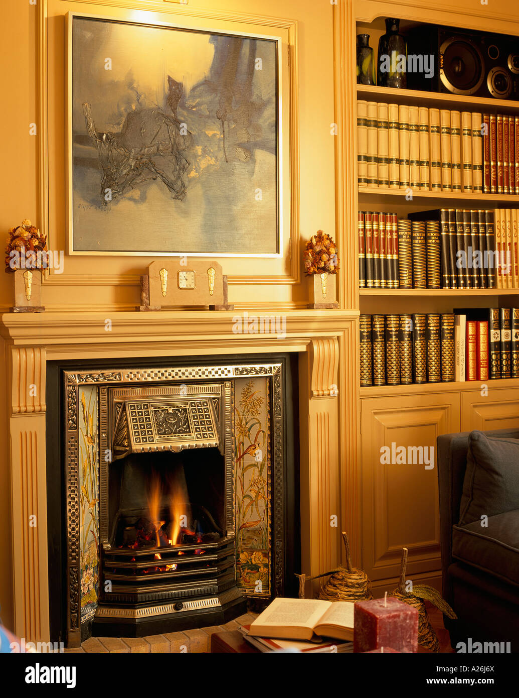 Library fireplaces hi-res stock photography and images - Alamy
