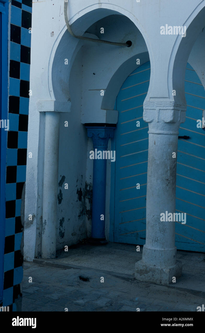 Vertical view access arch hi-res stock photography and images - Alamy