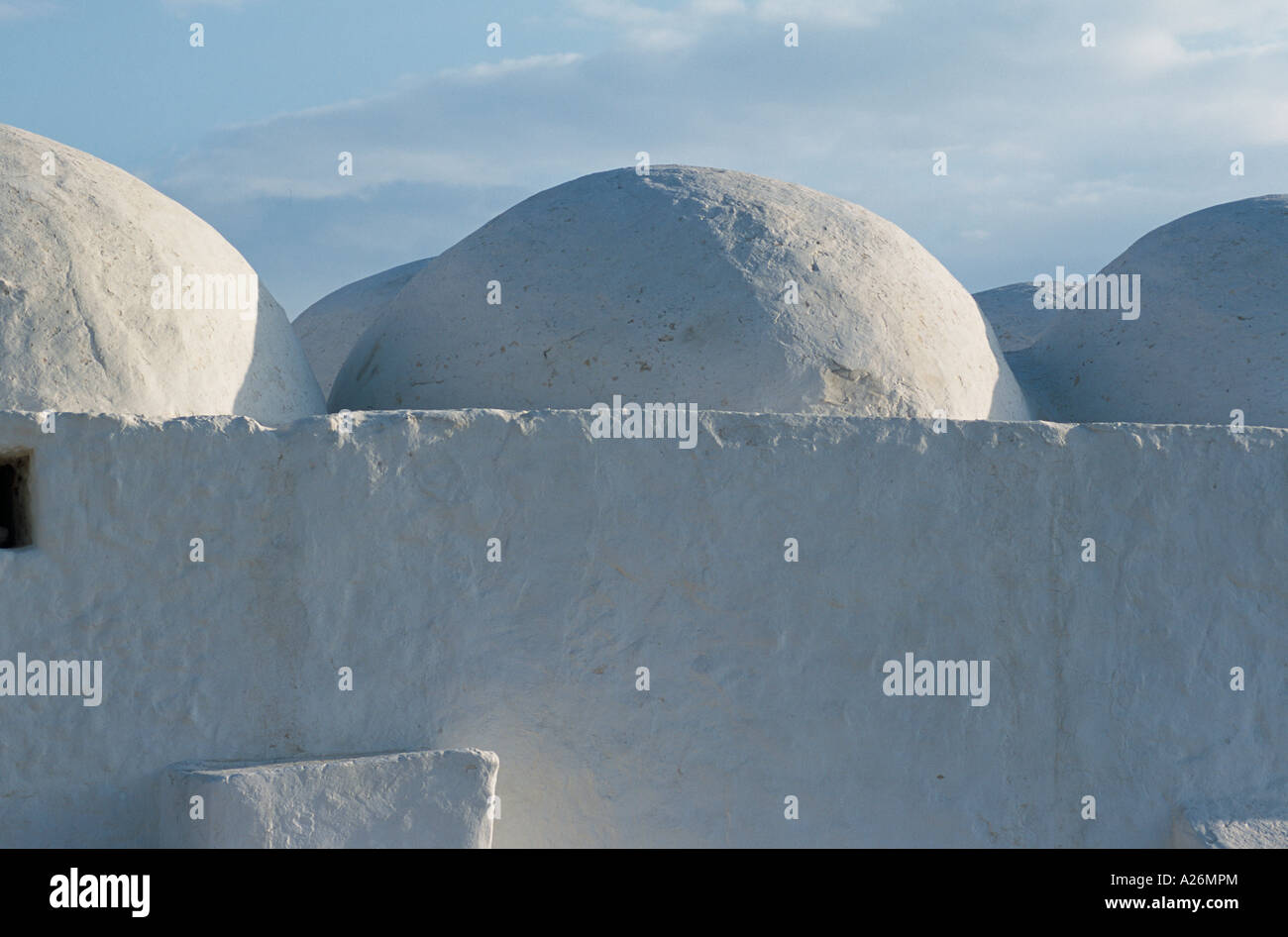 Modest houses hi-res stock photography and images - Alamy