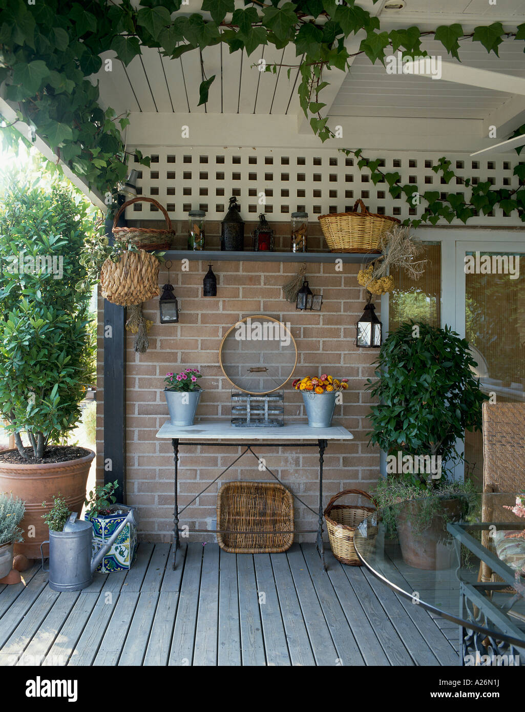 Spanish house adorned flowers hi-res stock photography and images - Alamy