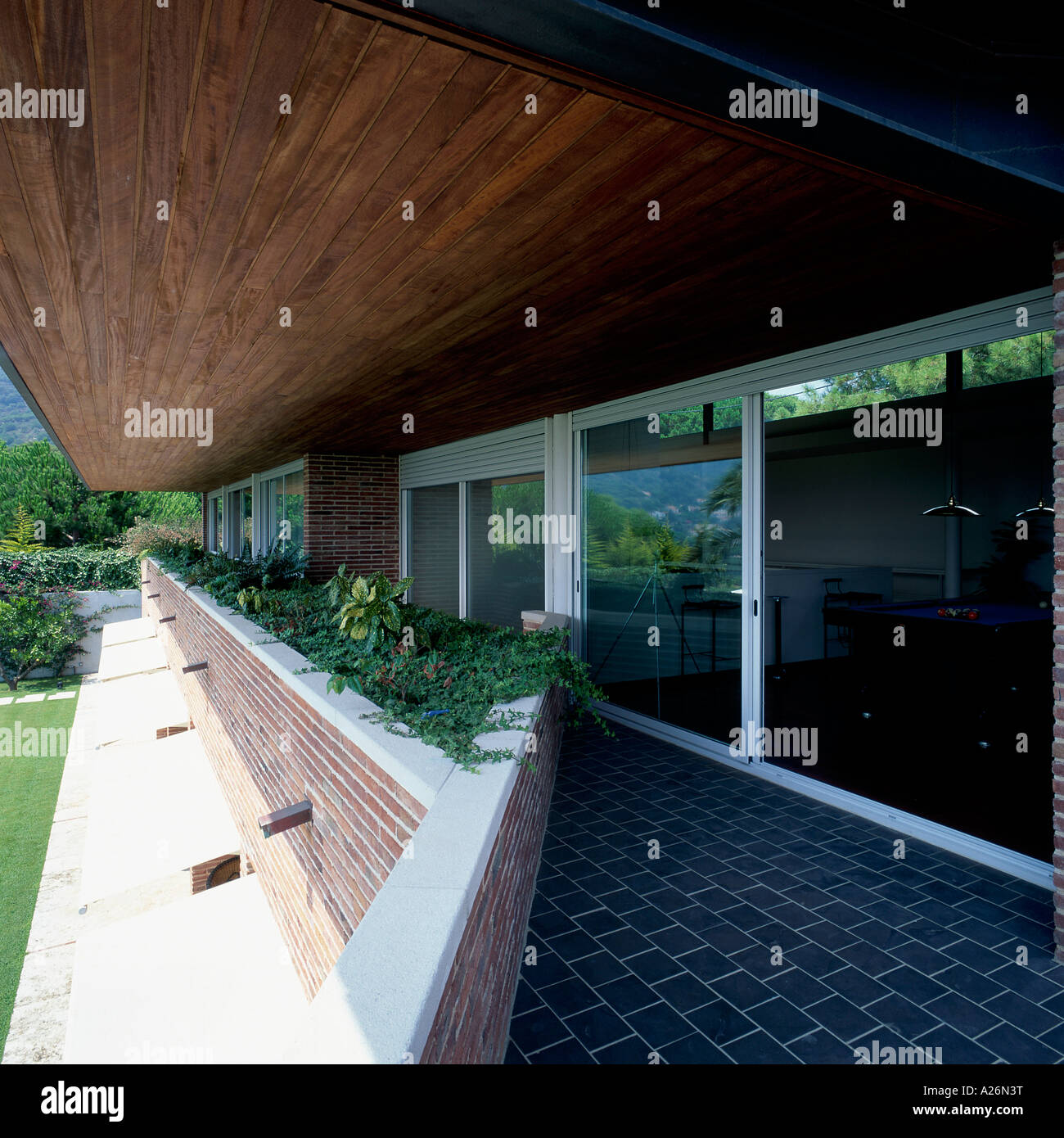 Balcony railing bricks brick hi-res stock photography and images - Alamy