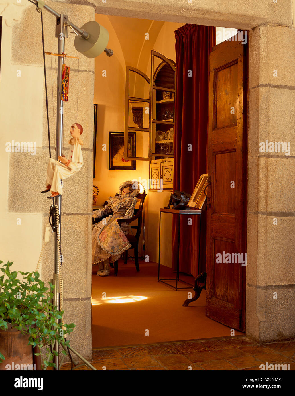 Dolls house doors open hi-res stock photography and images - Alamy