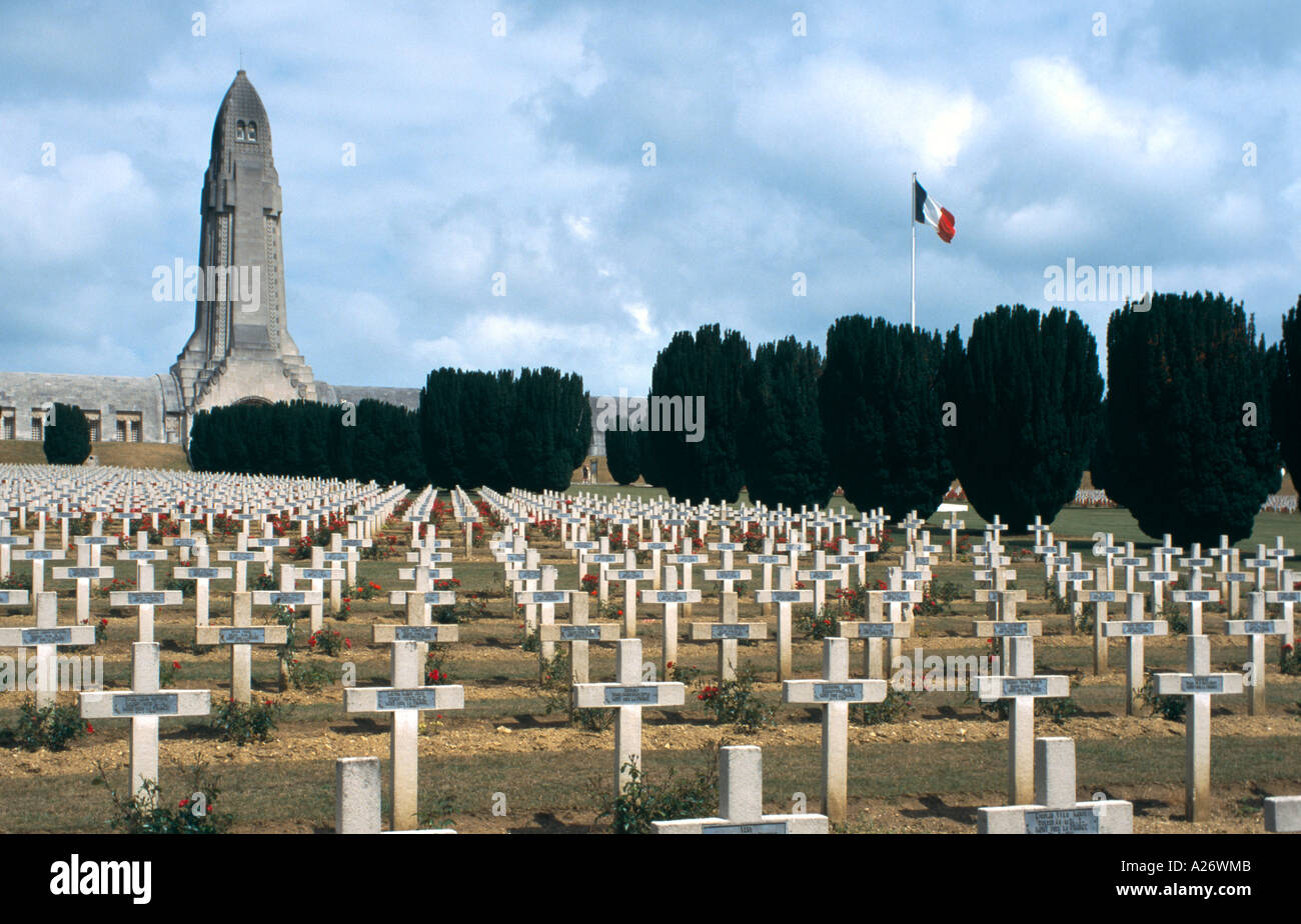 First world war battle of verdun cross hi-res stock photography and ...