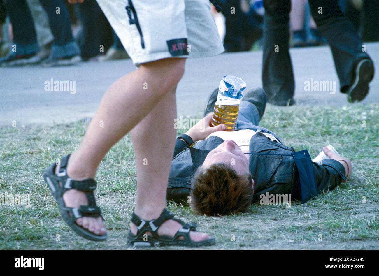 Drinking beer and waiting Stock Photo - Alamy