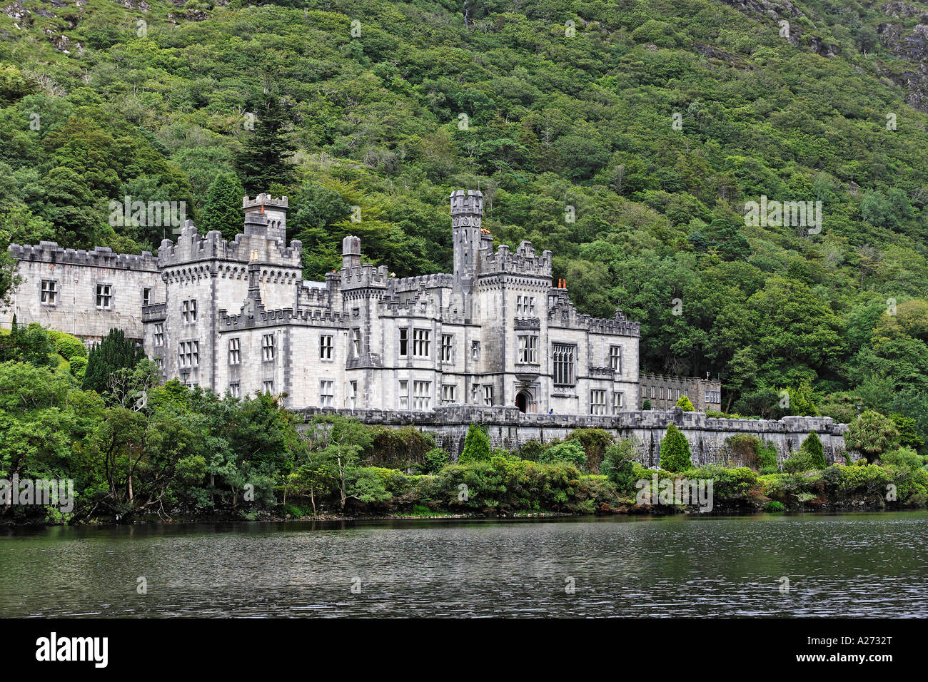 Kylemore abbey chapel hi-res stock photography and images - Alamy