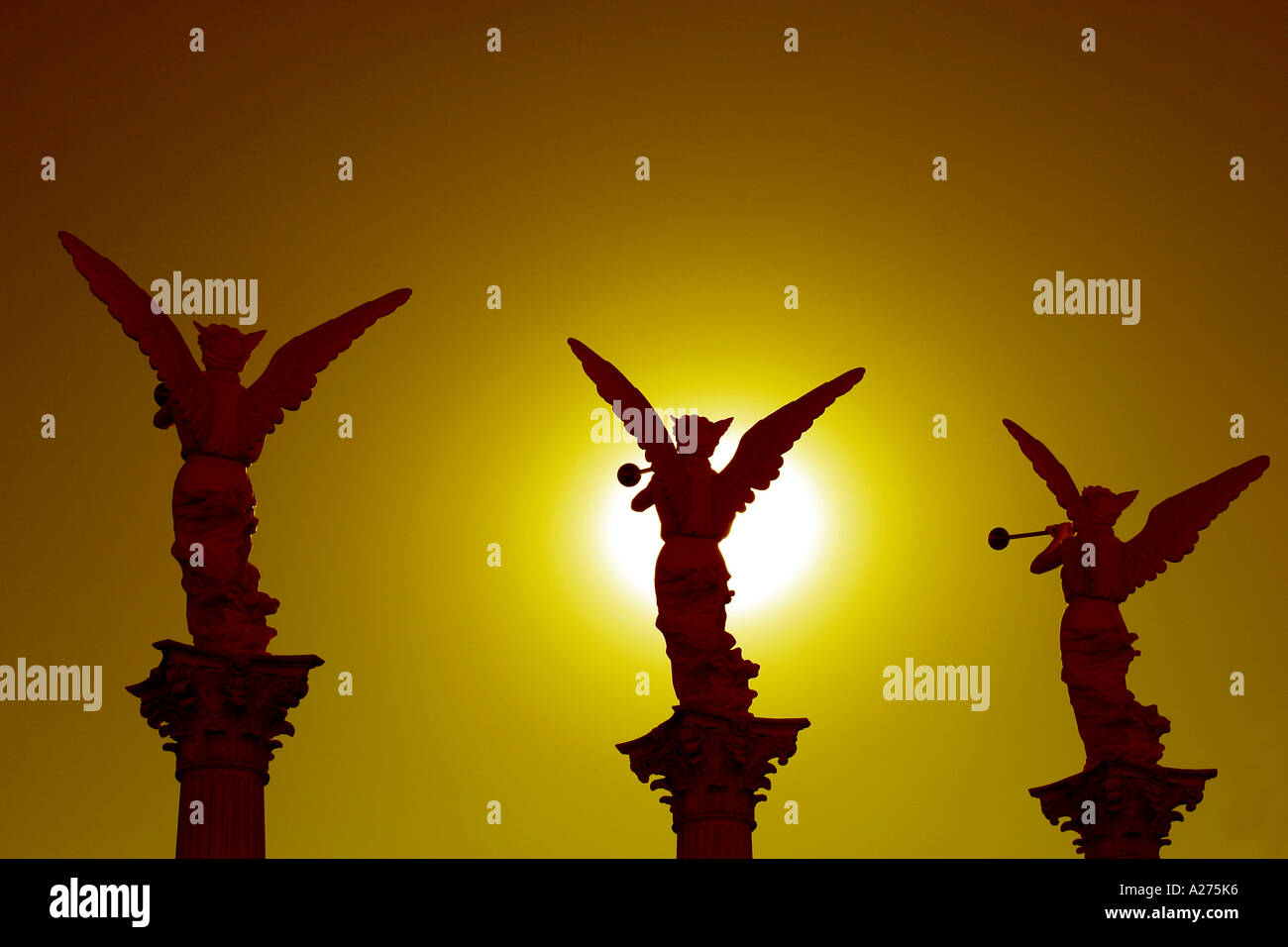 Angel statues with trumpets Stock Photo - Alamy