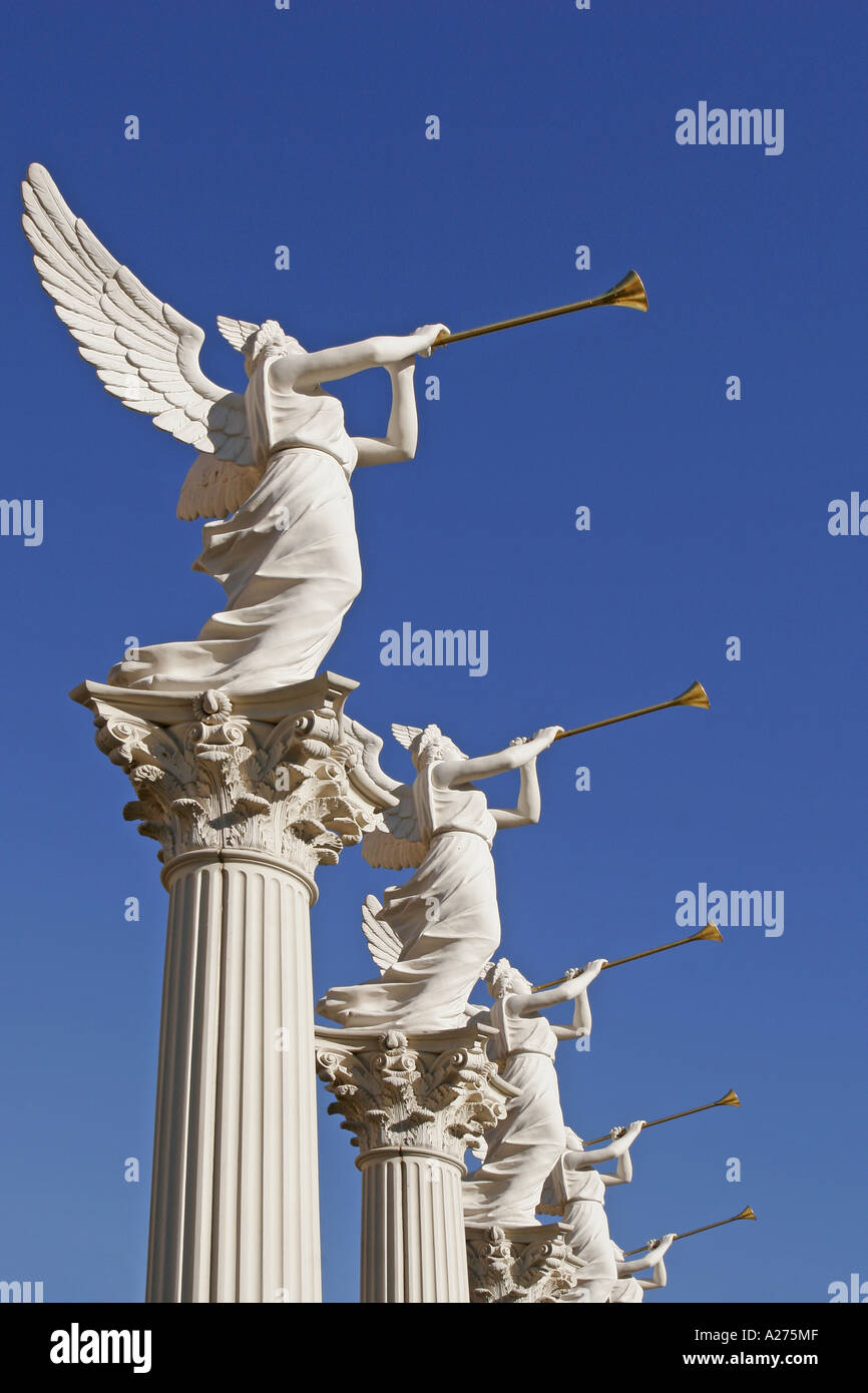 Angel statues with trumpets Stock Photo - Alamy