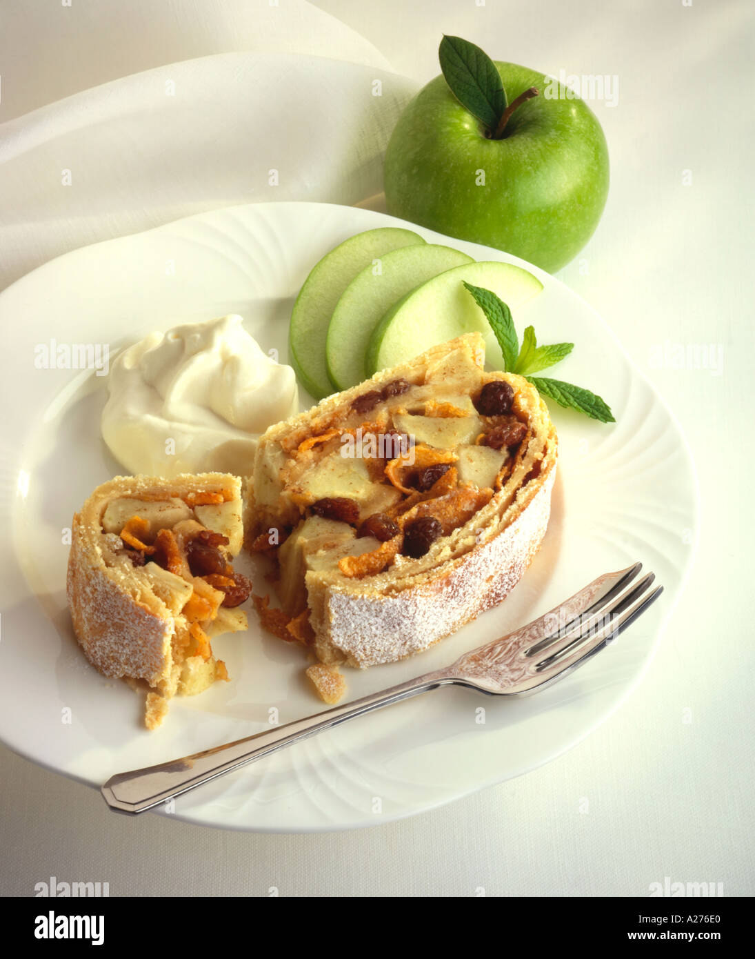 Slice apple pie strudel hi-res stock photography and images - Alamy