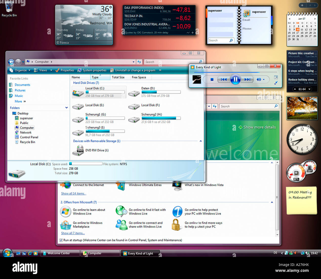 Microsoft Windows Vista, english version, desktop with started ...