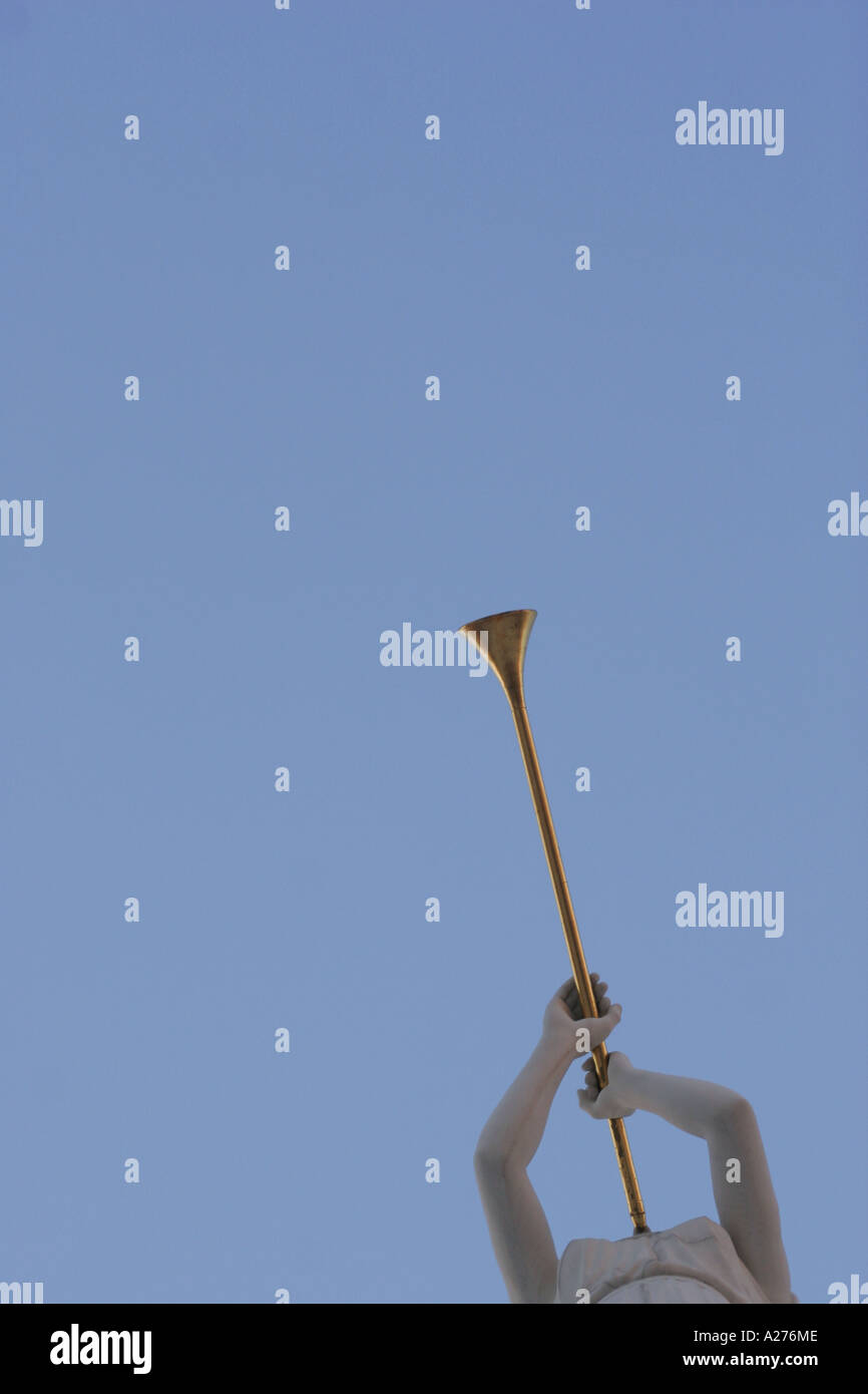 Trumpet angel hi-res stock photography and images - Alamy