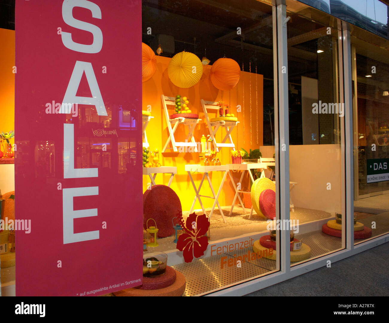 Department store sale Stock Photo - Alamy