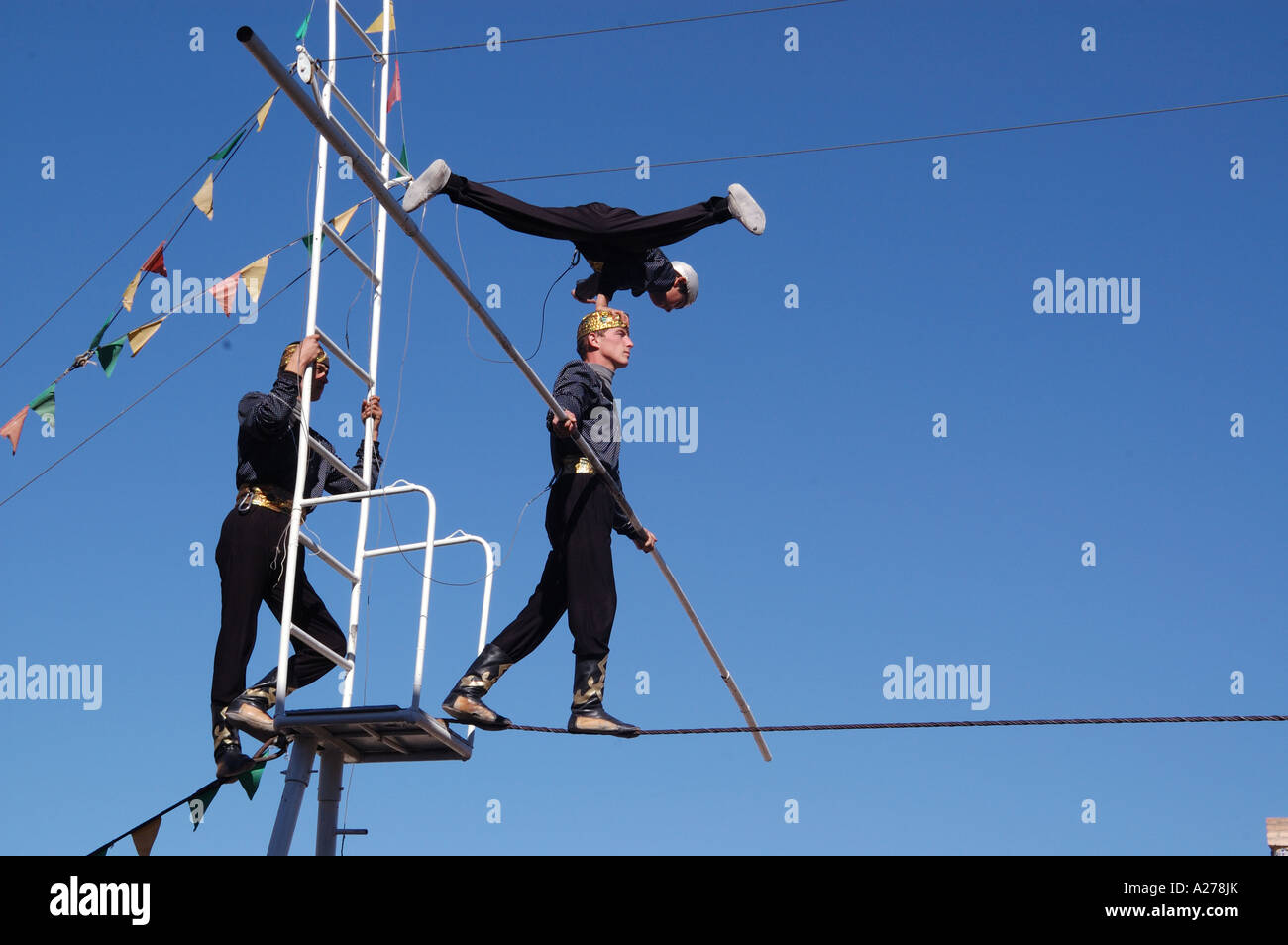 Tight rope hi-res stock photography and images - Alamy