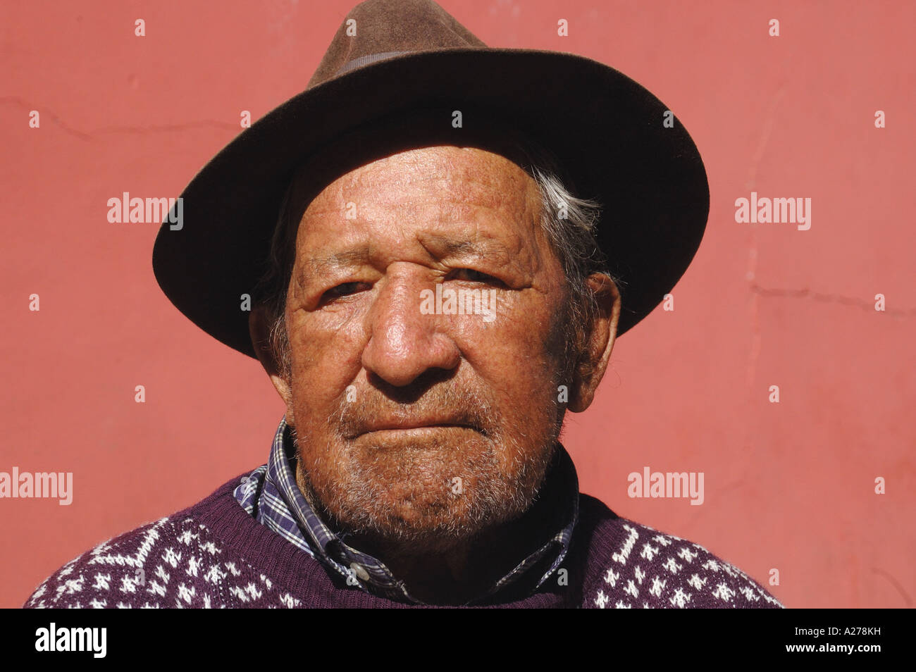 Portrait old man with a hat Chile Stock Photo - Alamy
