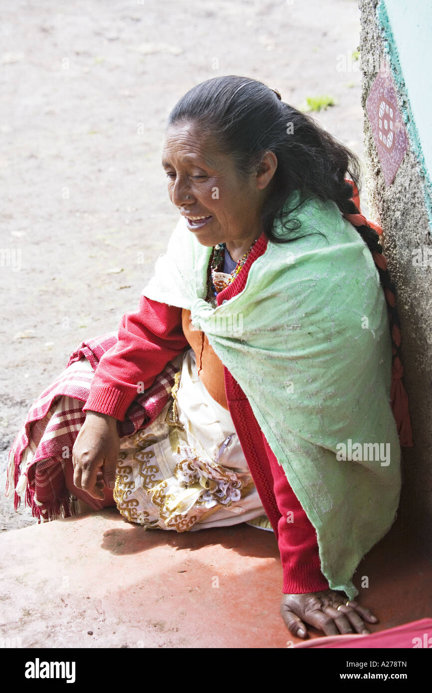 GUATEMALA CAPELLANIA Indigenous Maya Quiche woman in colorful ...