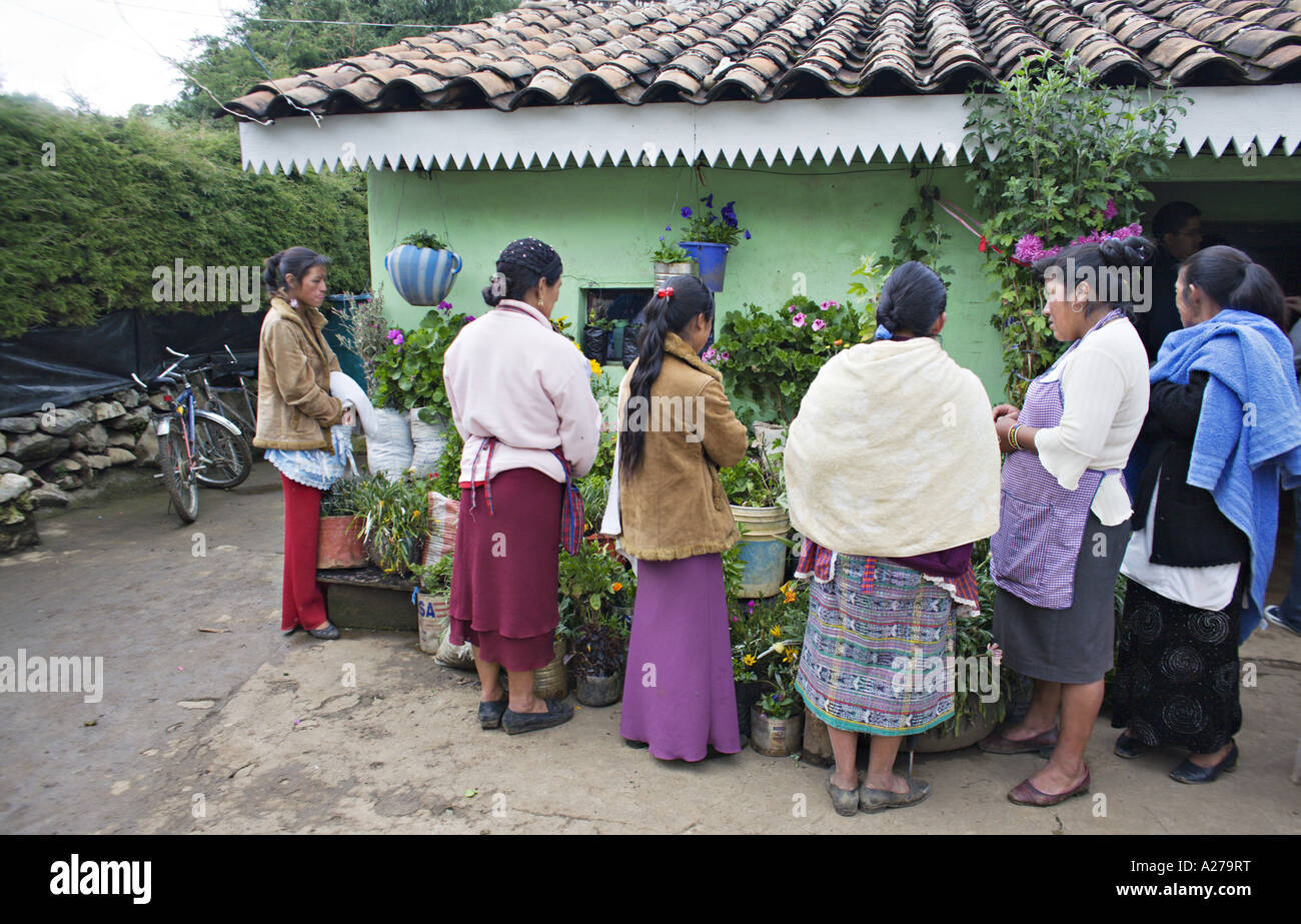 GUATEMALA CAPELLANIA Indigenous Maya Quiche women in colorful ...