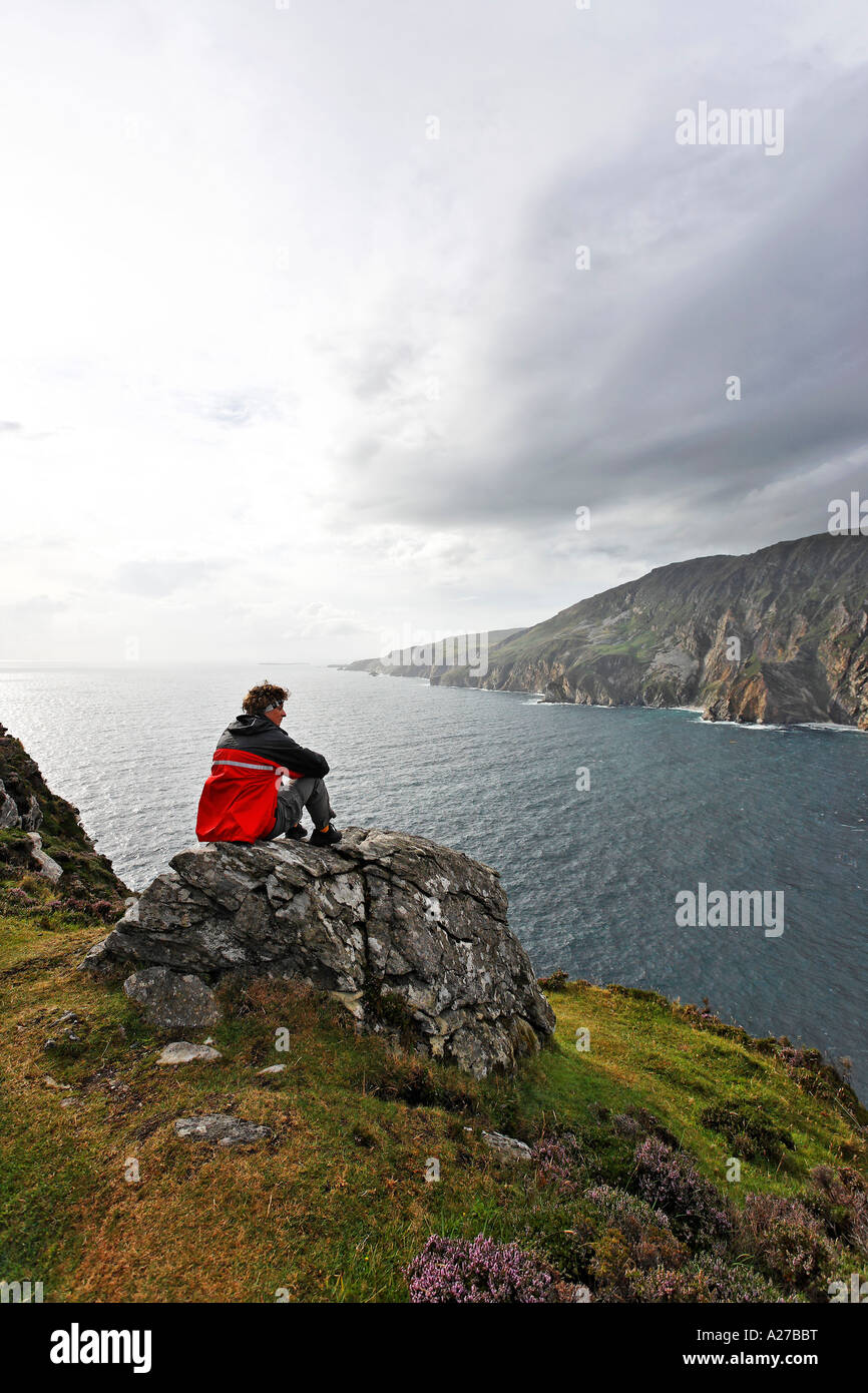 Woman coast donegal hi-res stock photography and images - Alamy